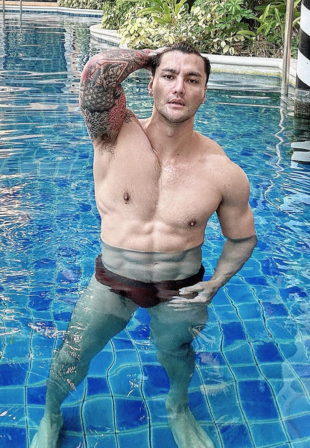 Ohm Jirapong เปิดวาร์ปหนุ่มฮอตกล้ามแน่น ลีลาดีเร้าใจ ทีเด็ดดาวทวิต