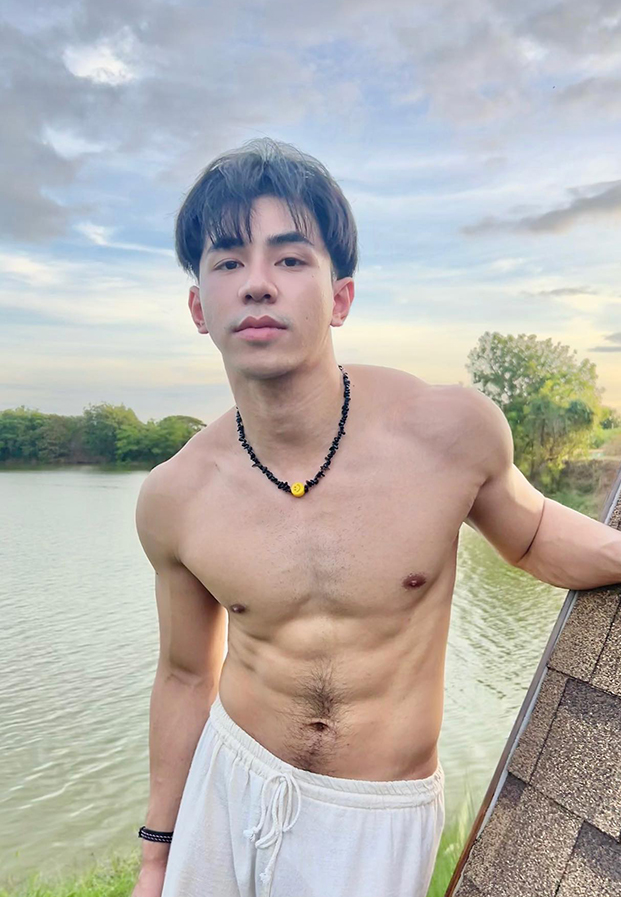 Niwat Naknuan เปิดวาร์ปนายแบบหล่อ สายประกวด โดดเด่นน่าจับตามอง