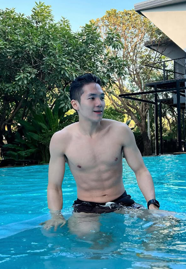 Benz Surawee เปิดวาร์ปนายแบบหุ่นสวย เป้าตุงเร้าใจ สไตล์สุดเซ็กซี่