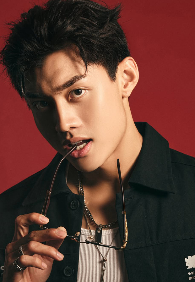 Phan Nhat V เปิดวาร์ปนายแบบชาวเวียดนาม ซิกแพคแน่น หล่อเท่งานดี