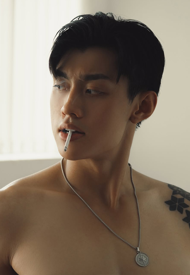 Phan Nhat V เปิดวาร์ปนายแบบชาวเวียดนาม ซิกแพคแน่น หล่อเท่งานดี